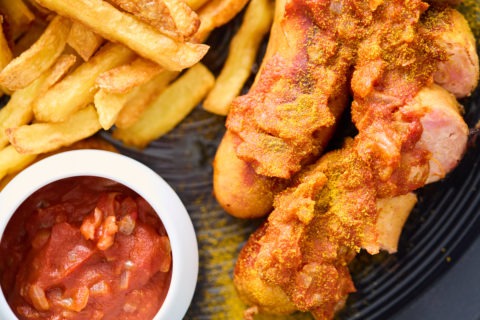 Currywurst recette originale avec des saucisses de jambon fumé